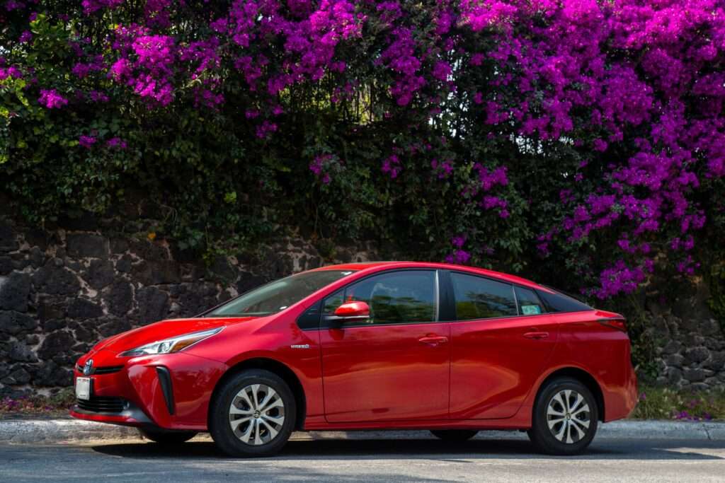 Toyota Prius híbrido cuida el planeta - Alianza Automotriz