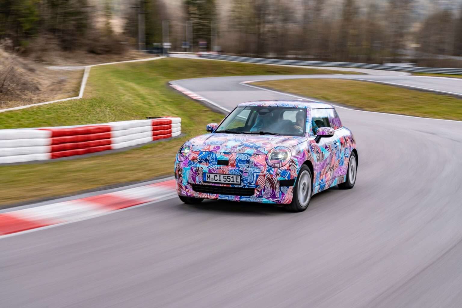 Rueda el nuevo MINI Cooper Electric - Alianza Automotriz