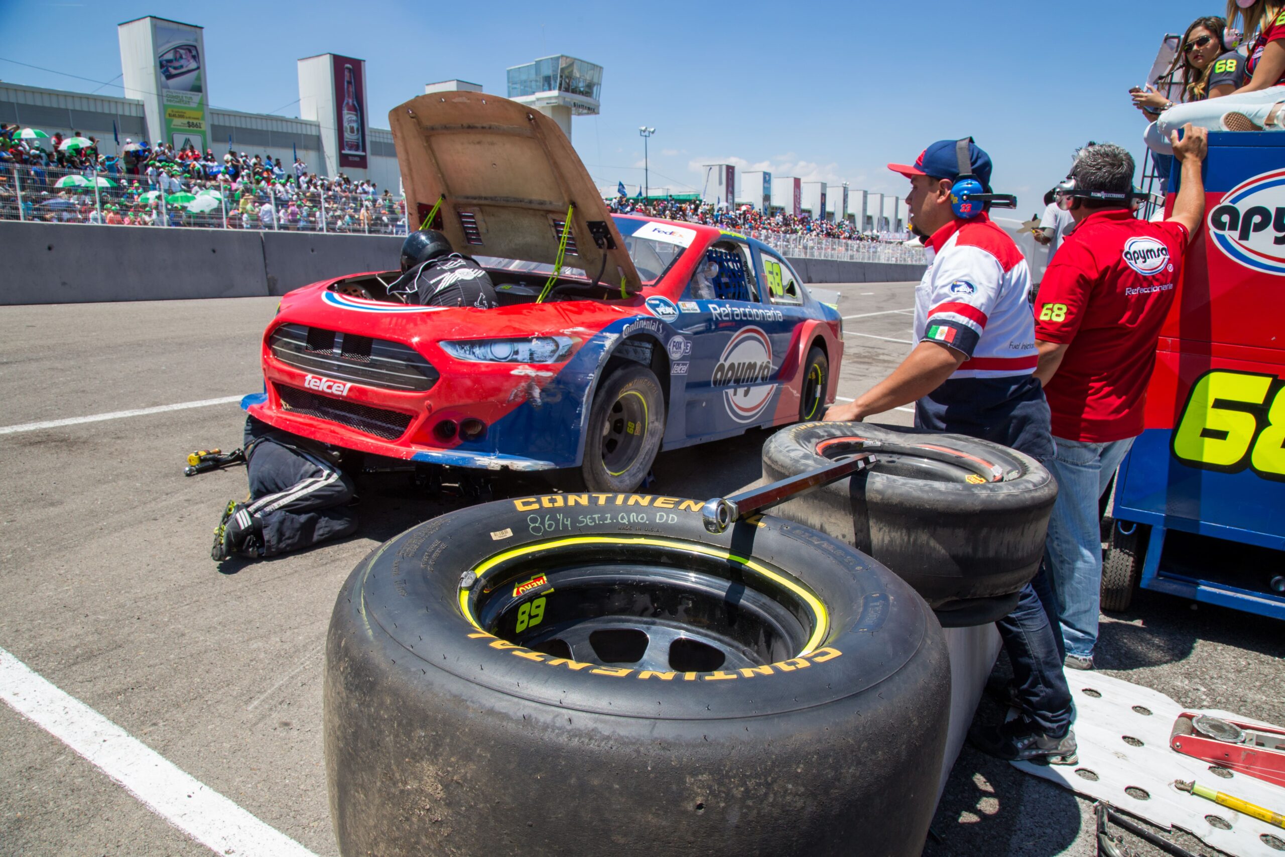 “A los pits”: Mecánicos de carreras - Alianza Automotriz