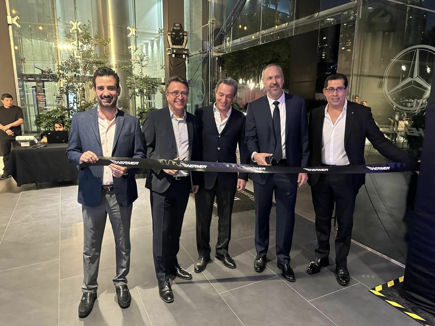 Mercedes-Benz renueva su agencia Hermer Santa Fe - Alianza Automotriz