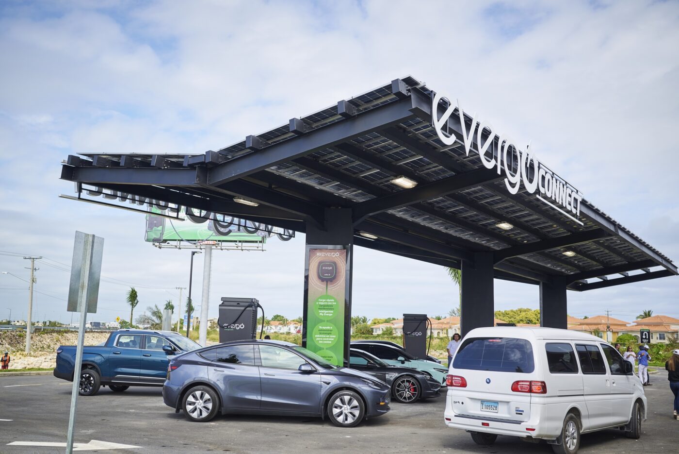 Evergo presentó la primera electrolinera de Latinoamérica - Alianza ...